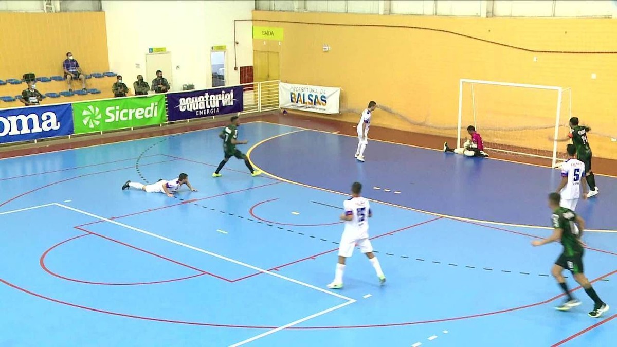 VAR fez falta: lance polêmico na Copa do Brasil de futsal gera dúvida ...
