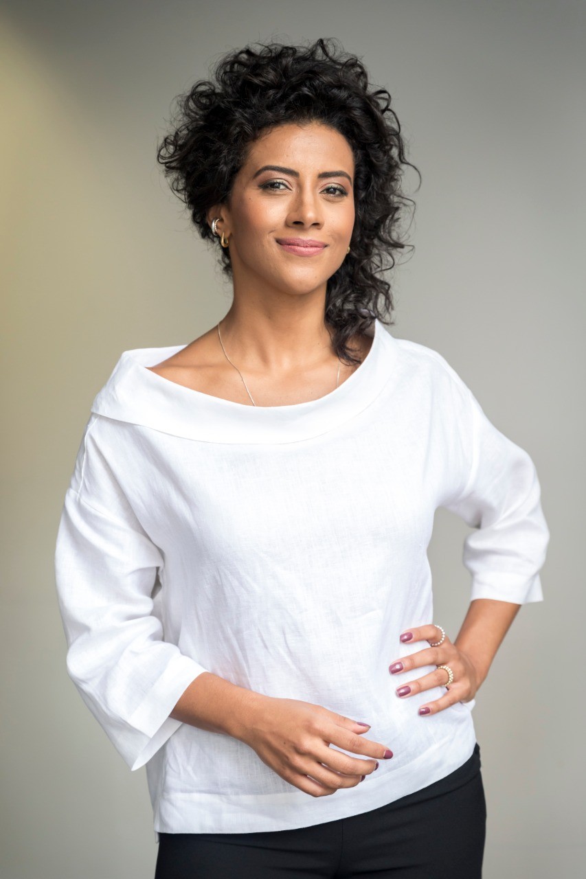 O destaque de Aline Midlej no comando da edição das 10h do 'Jornal ...