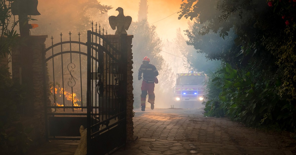 G1 - Incêndios destroem mais de 3 mil hectares no sul da França ...