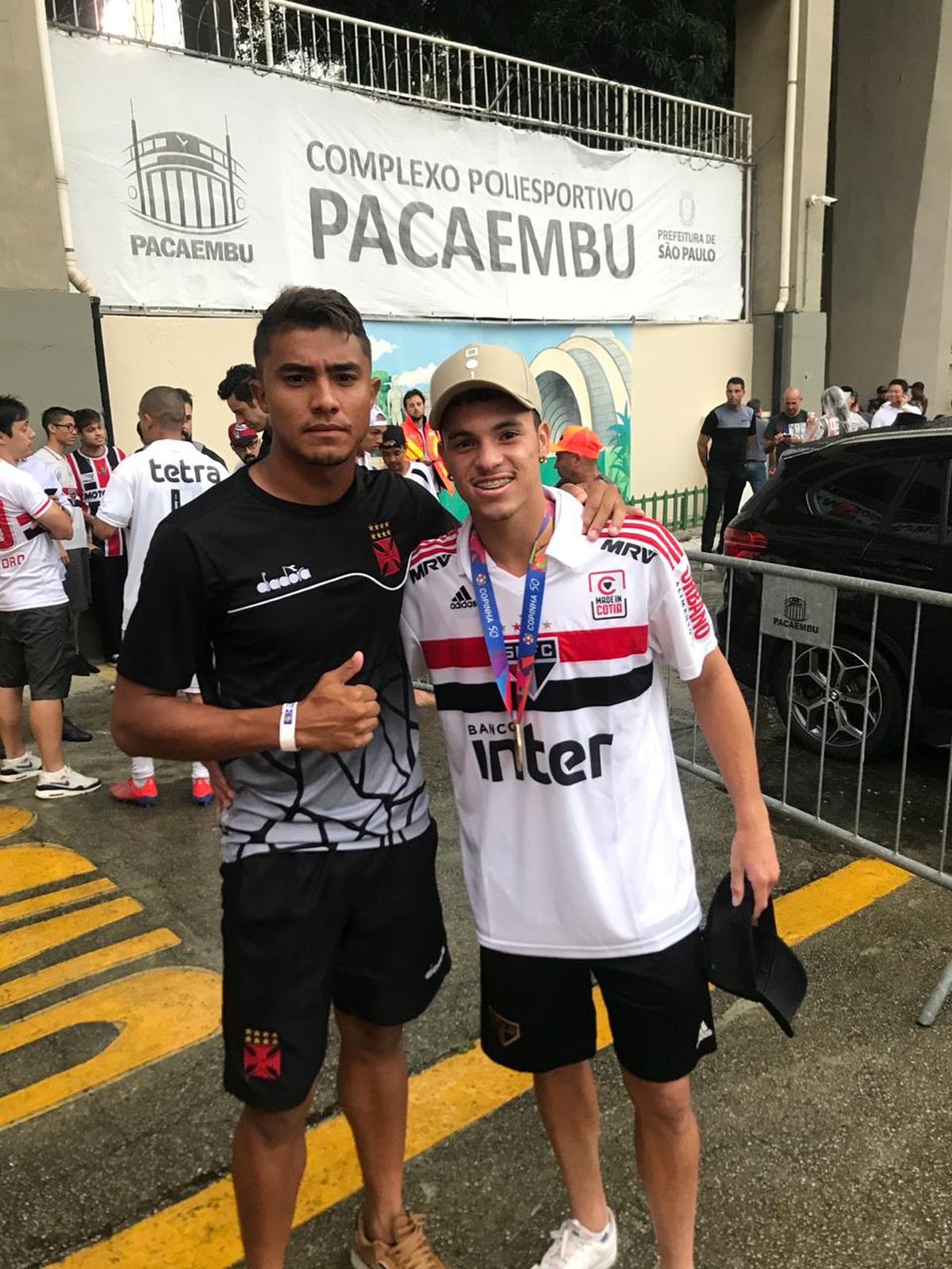 Werick Caetano e Danilo Gomes fazem live beneficente juntos | futebol | ge
