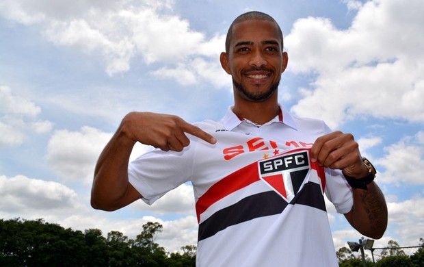 Antes atacante, Luis Ricardo conta como virou 'um dos melhores' laterais