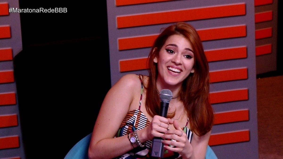 Maratona Rede Bbb Ana Clara Se Diverte Com Vídeo De Jéssica Caindo No
