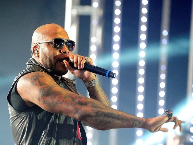 G1 - Flo Rida abre champanhe e dança com jovens no Planeta Atlântida SC ...