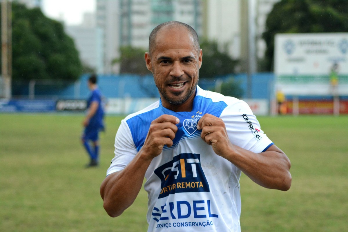 Pelo segundo ano consecutivo, Hércules faz gol e homenageia a filha ...