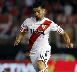 Meia do River Plate é oferecido, e Santos analisa contratação