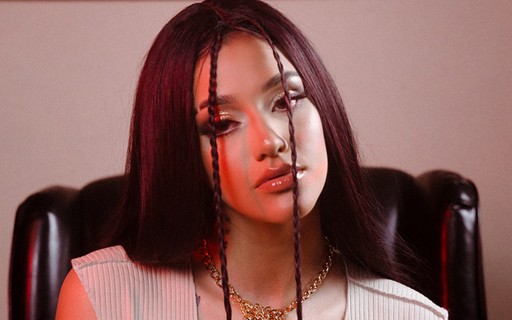 Azzy revela história de superação: "Sai de casa aos 12 anos porque ...