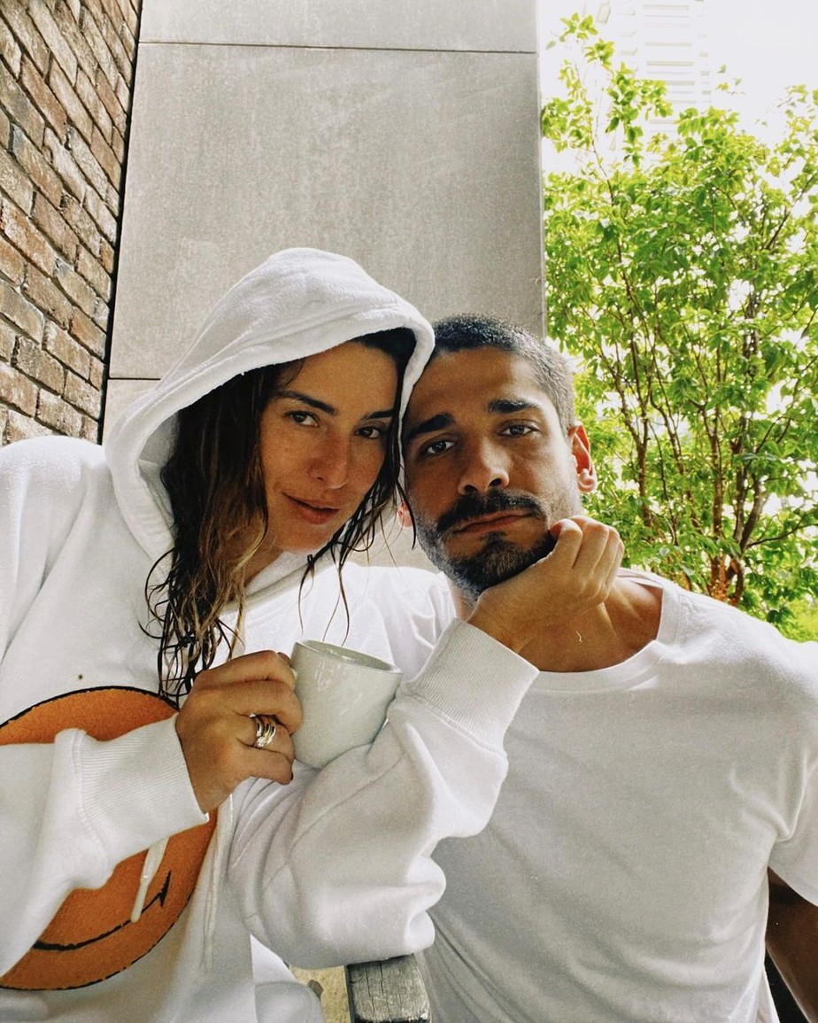Fernanda Paes Leme celebra dois anos de namoro com Victor Sampaio ...