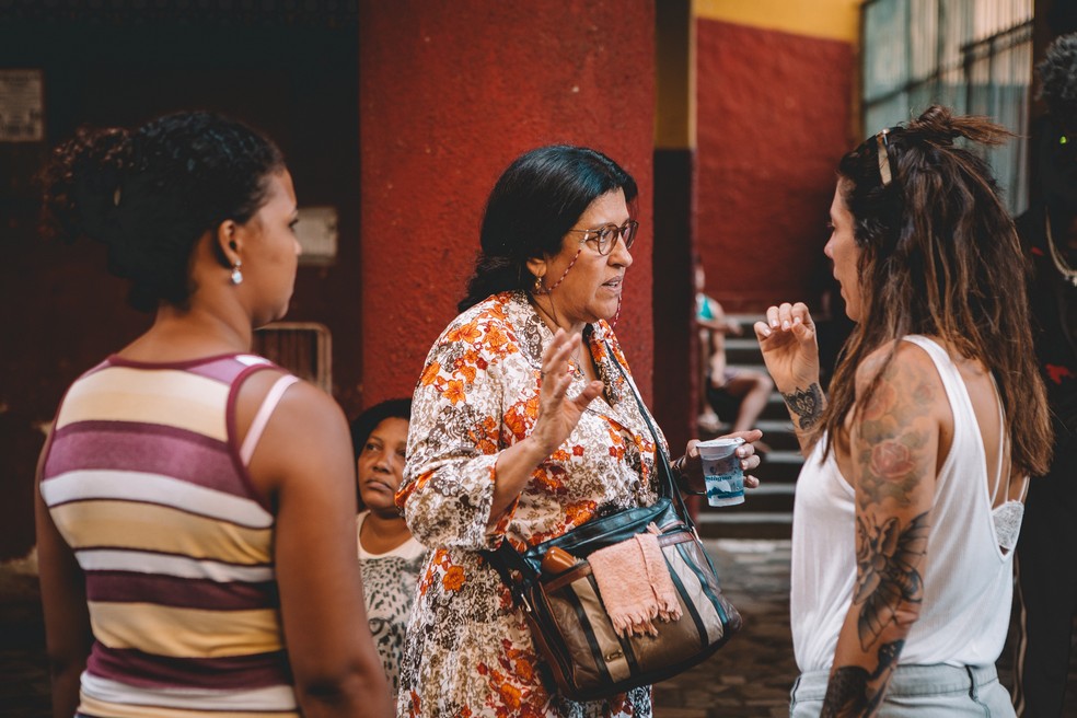 Regina Casé sobre cenas de Lurdes com bandidos: 'Já vi mãe encarar de ...