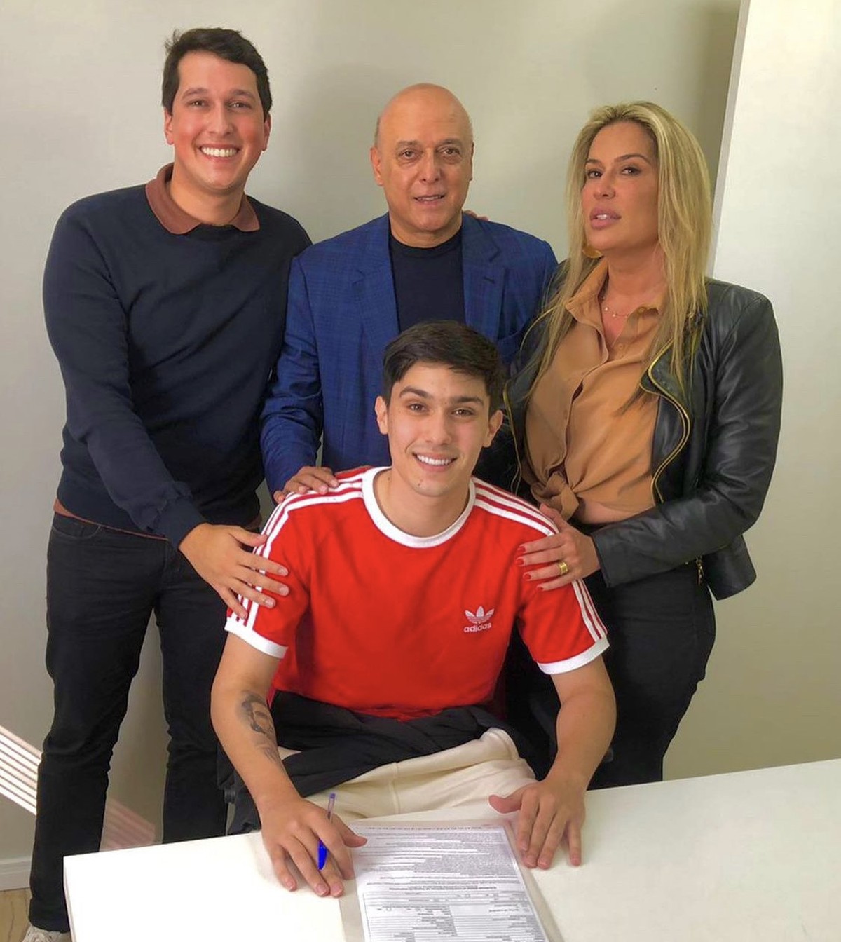 Inter confirma renovação de contrato com Enzo, filho de Fernandão ...