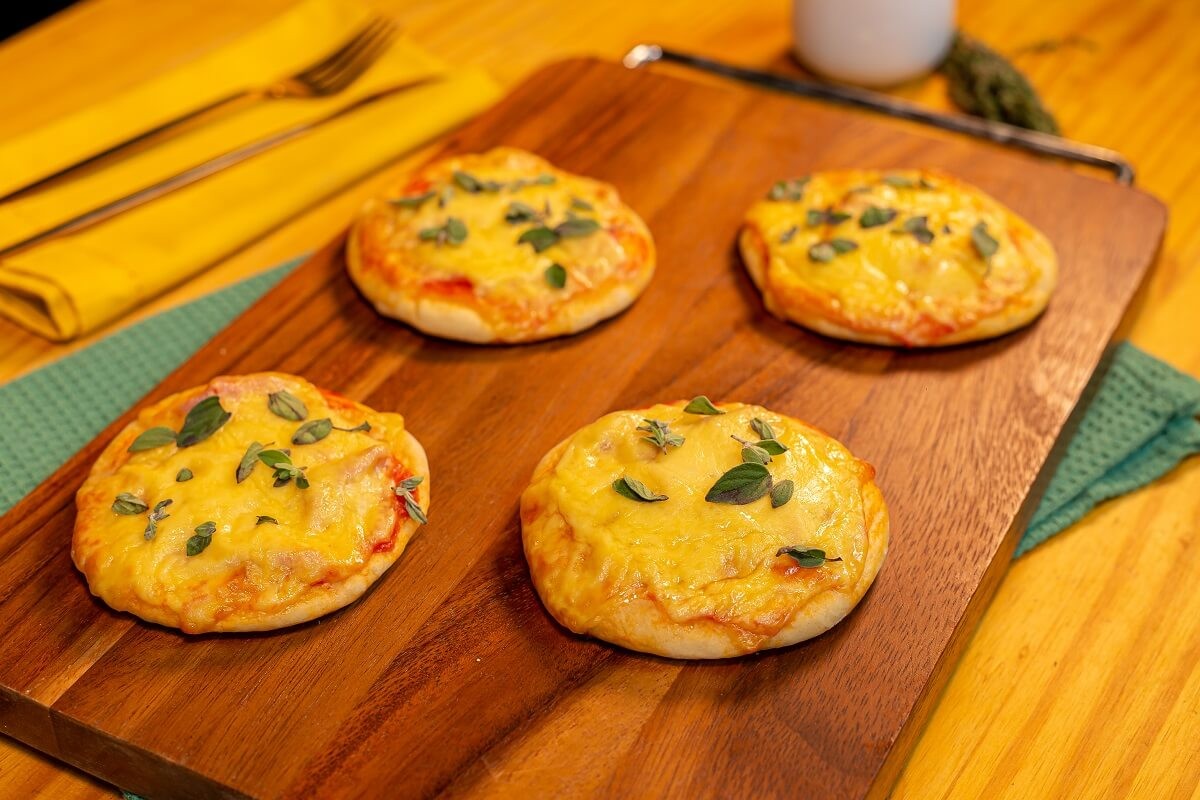 Minipizza de queijo e presunto | Receitas Sadia | Receitas