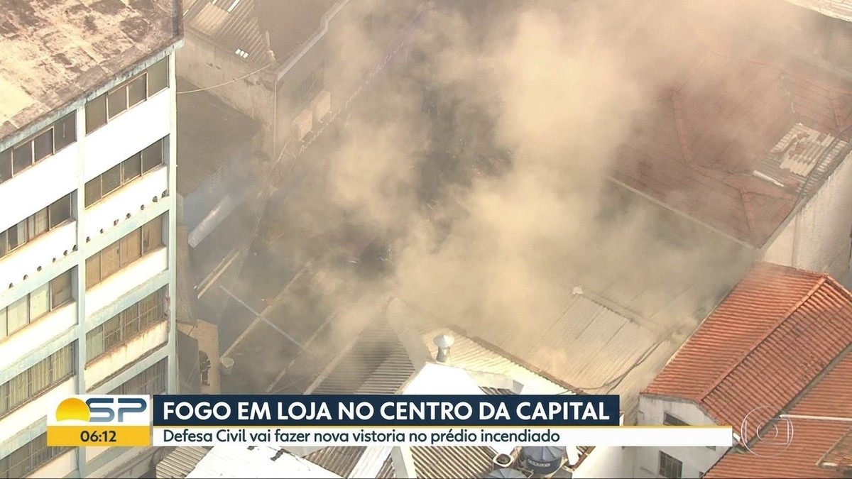 Prédio pega fogo na 25 de Março no Centro de SP; Defesa Civil vai fazer ...