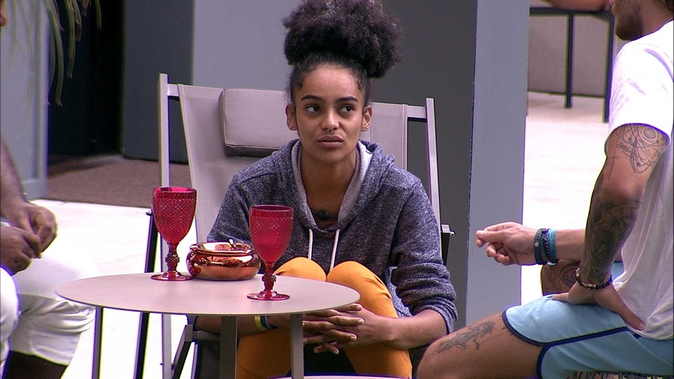Gabriela se abre sobre aproximação de brothers: 'Me senti sozinha ...