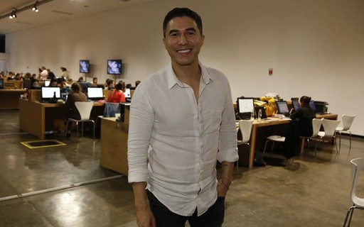 André Almada confere a SPFW: "A noite está completamente ligada com a ...