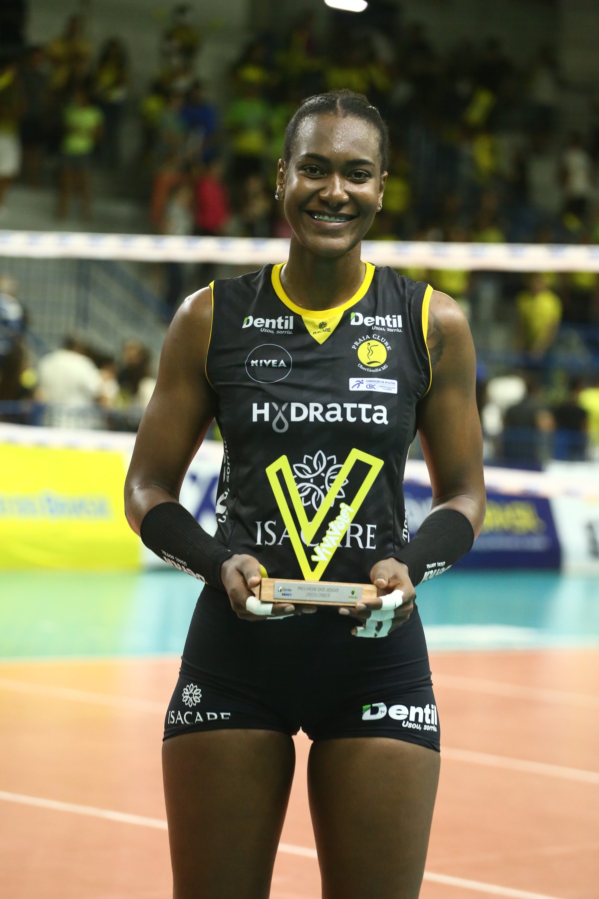 Brayelin Martínez elogia constância do Praia Clube em vitória contra o ...