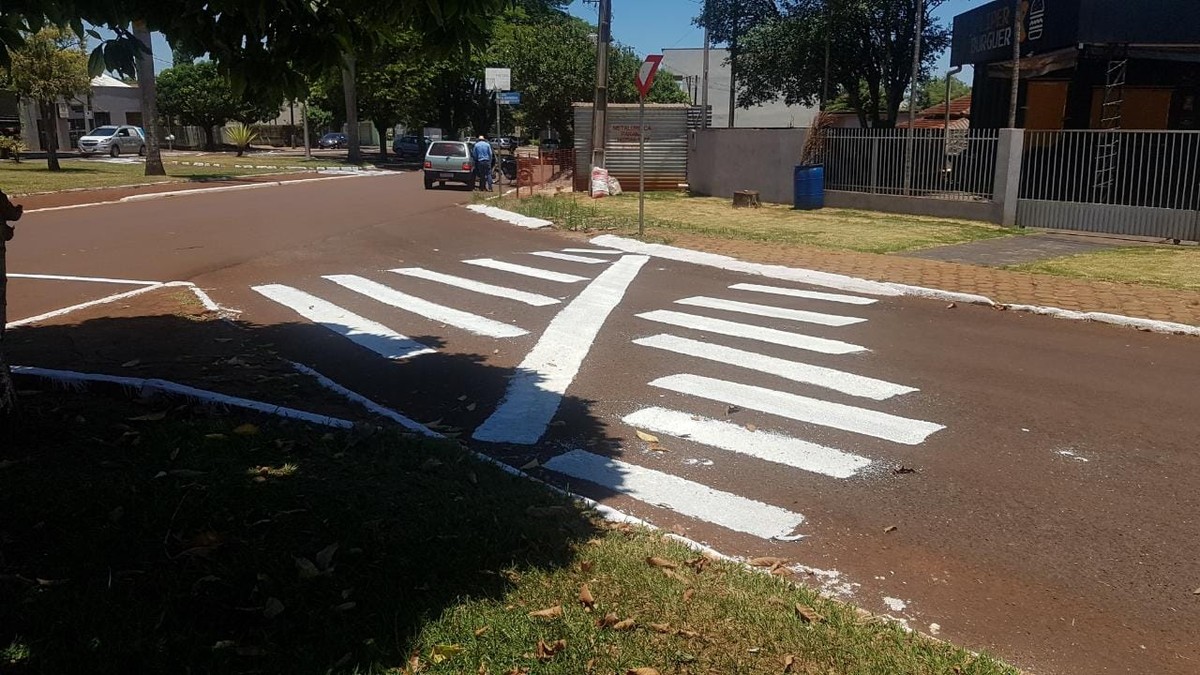 Pintura de faixas de pedestre chama a atenção no Paraná: 'Verdadeira ...