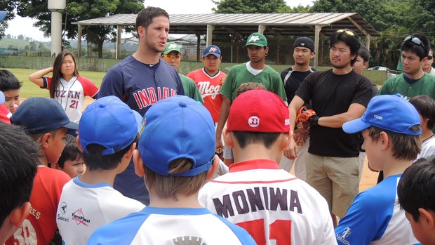 De volta a Mogi, Yan Gomes revê amigos e sua trajetória no beisebol ...