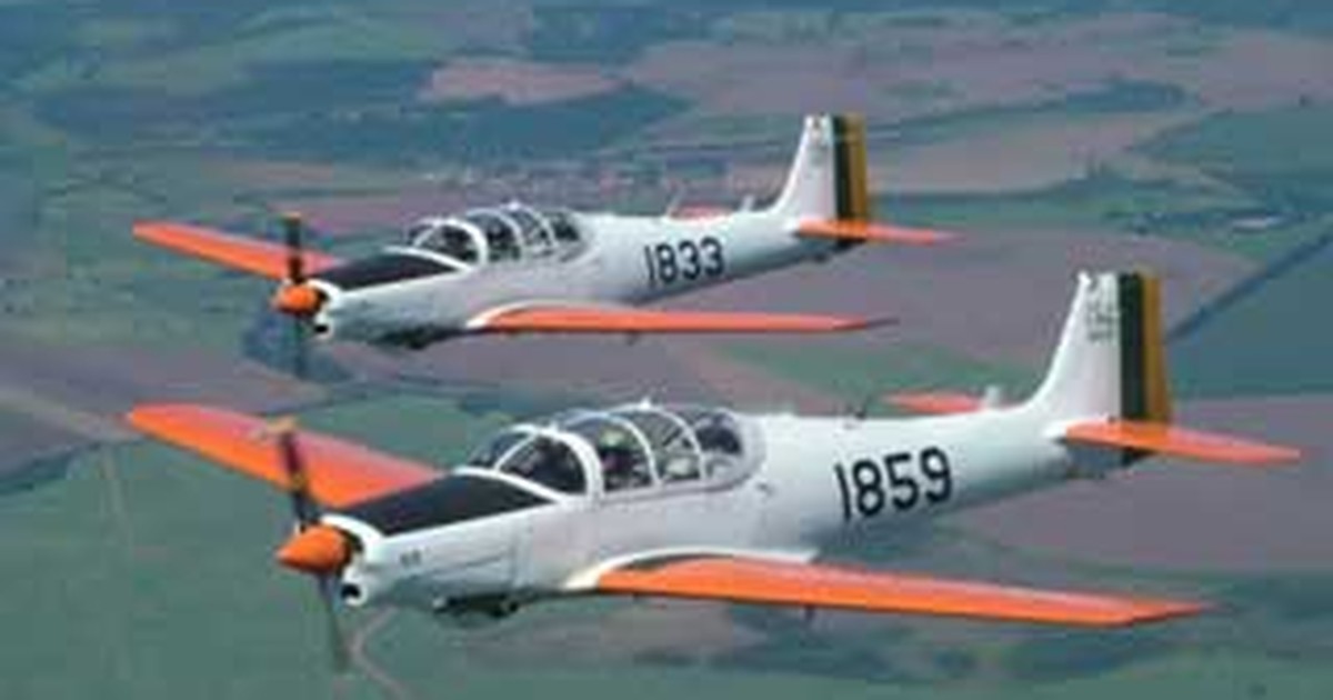 G1 - Aviões da FAB se chocam no ar durante treinamento em SP - notícias ...