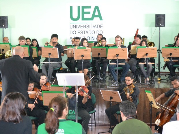 G1 - Orquestra da UEA homenageia Mozart em concerto no Centro de Manaus ...