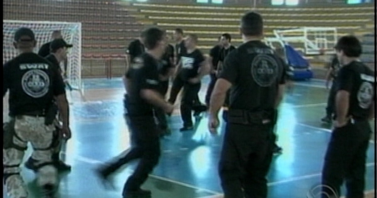 G1 - Policiais brasileiros são treinados pela equipe da SWAT, em Lages ...