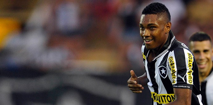 Vitinho revela planos: brilhar no CSKA e defender grande europeu em ...