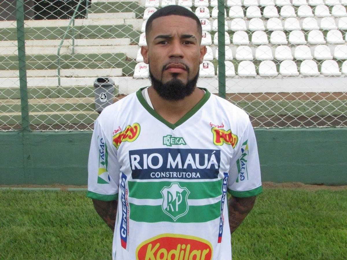Meia Léo Ribeiro é apresentado como reforço do Rio Preto para a A3 ...