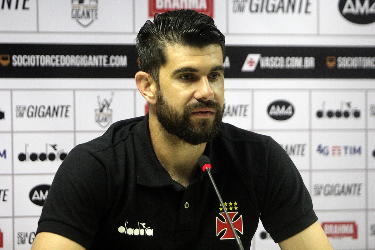 Após estreia, Fernando Miguel pede esforço coletivo pela melhora da ...