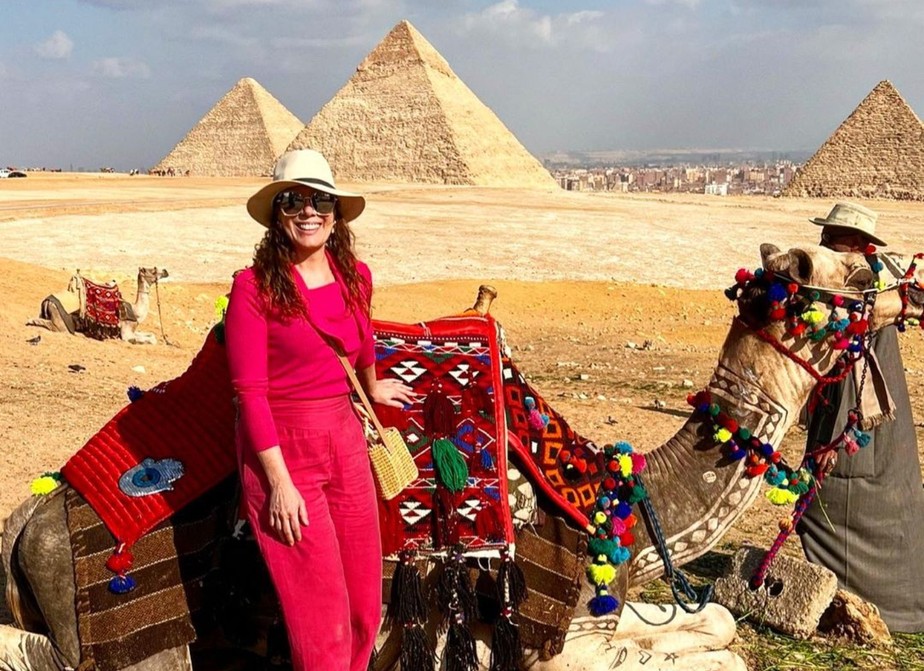Regina Volpato visita pirâmides no Egito: 'Encantada com cada detalhe'