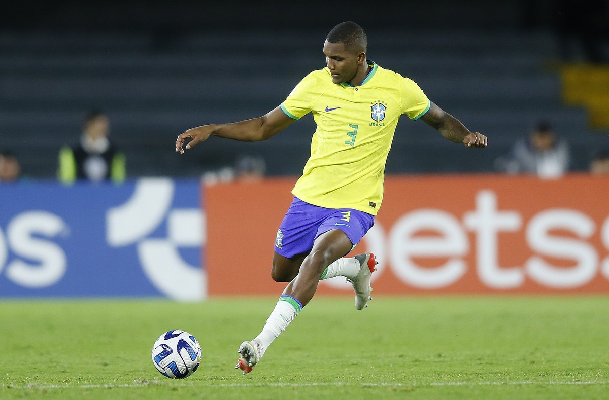 Campeão do Sul-Americano sub-20, Douglas Mendes é emprestado ao ...