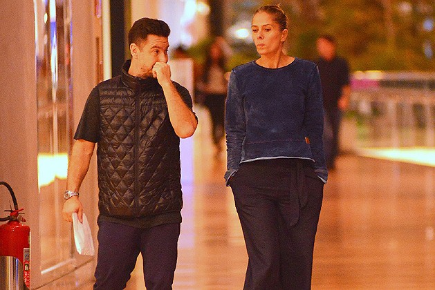 Programa a dois. Sem Vittorio, Adriane Galisteu passeia com Alexandre ...