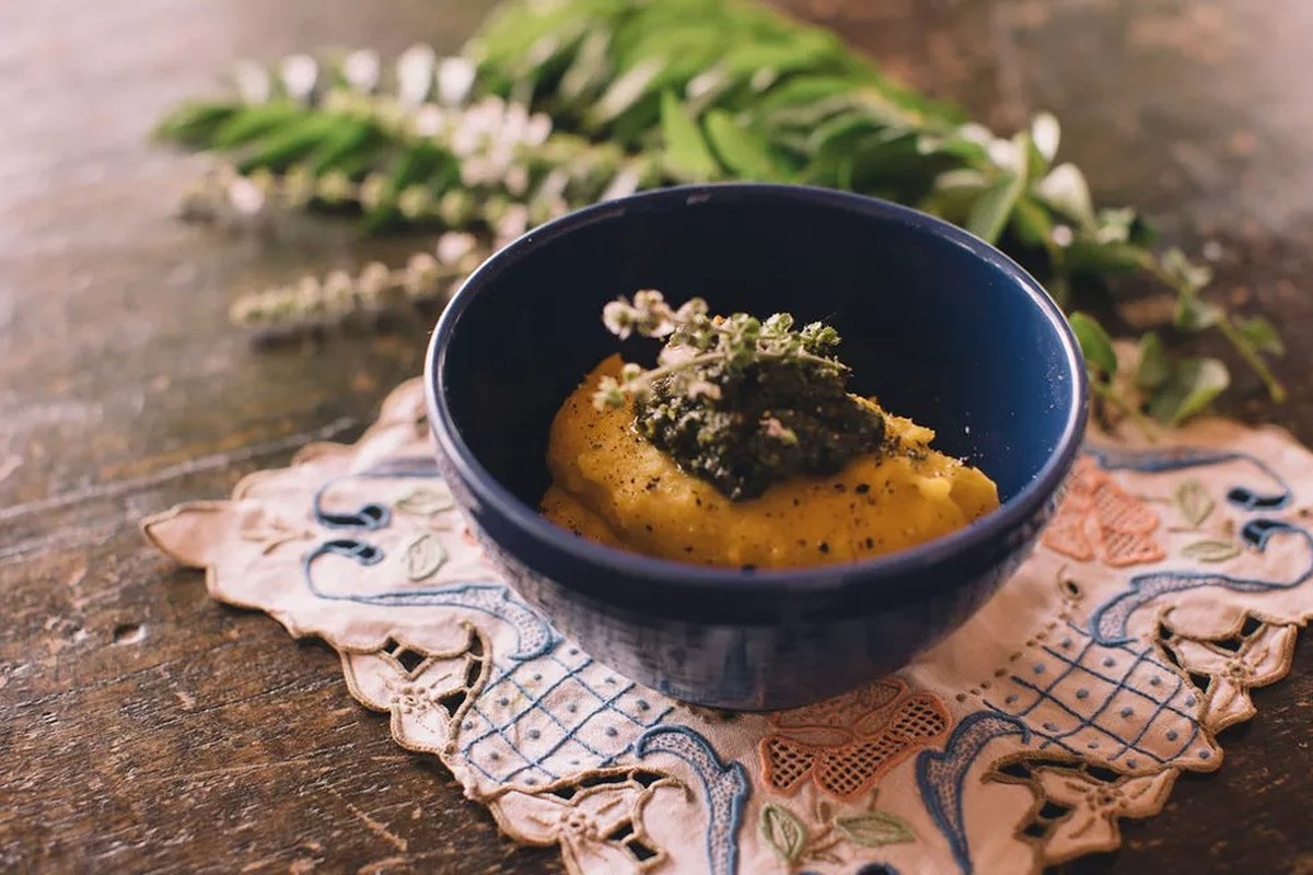 Polenta mole com pesto | Receitas