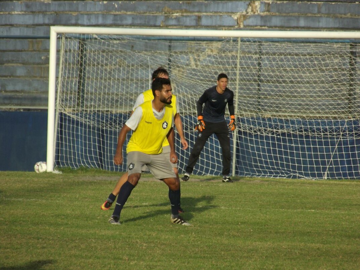 Léo Goiano confirma time titular e elogia Rodrigo: "Chegou o momento ...