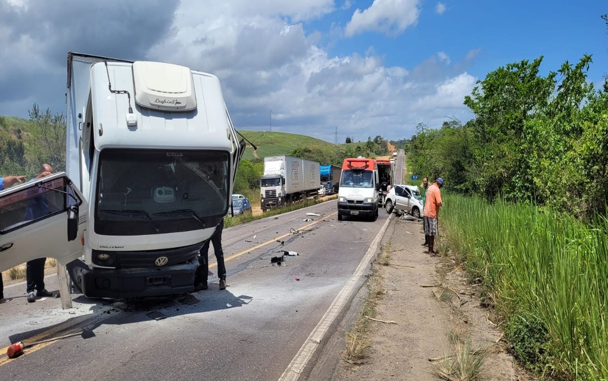 Acidente na BR-101 deixa uma pessoa morta e três feridas em Japaratuba | Sergipe | G1
