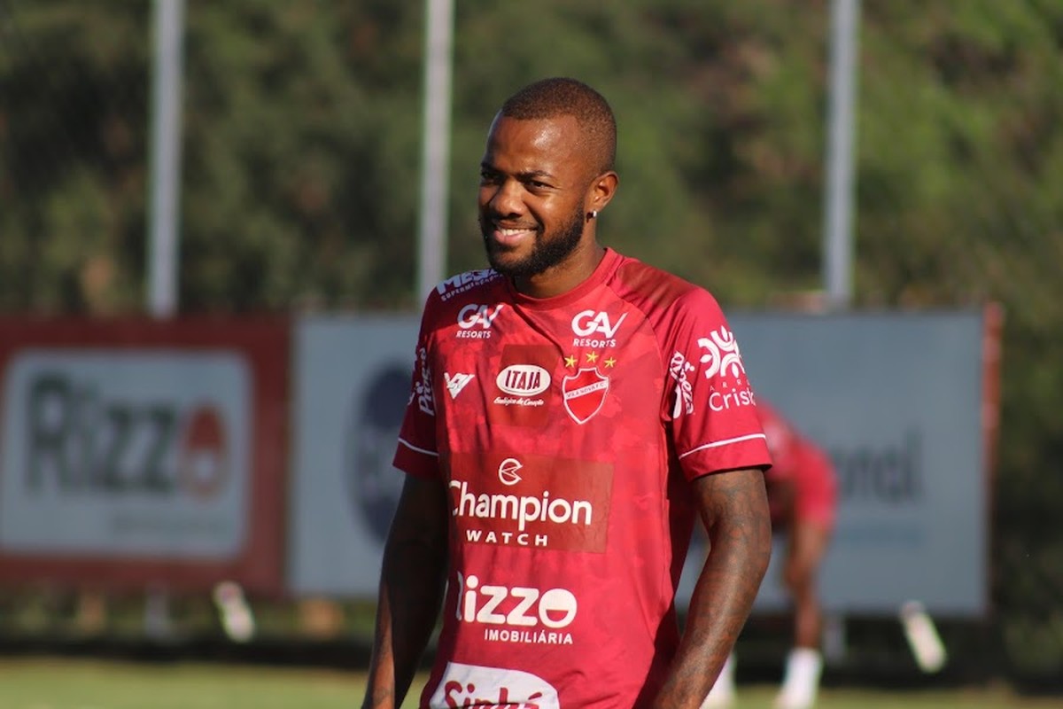 Victor Andrade vê Vila no caminho certo para conquistar a primeira ...