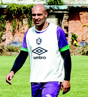 Edno pede mais garra no Remo e confia em volta por cima na Série C