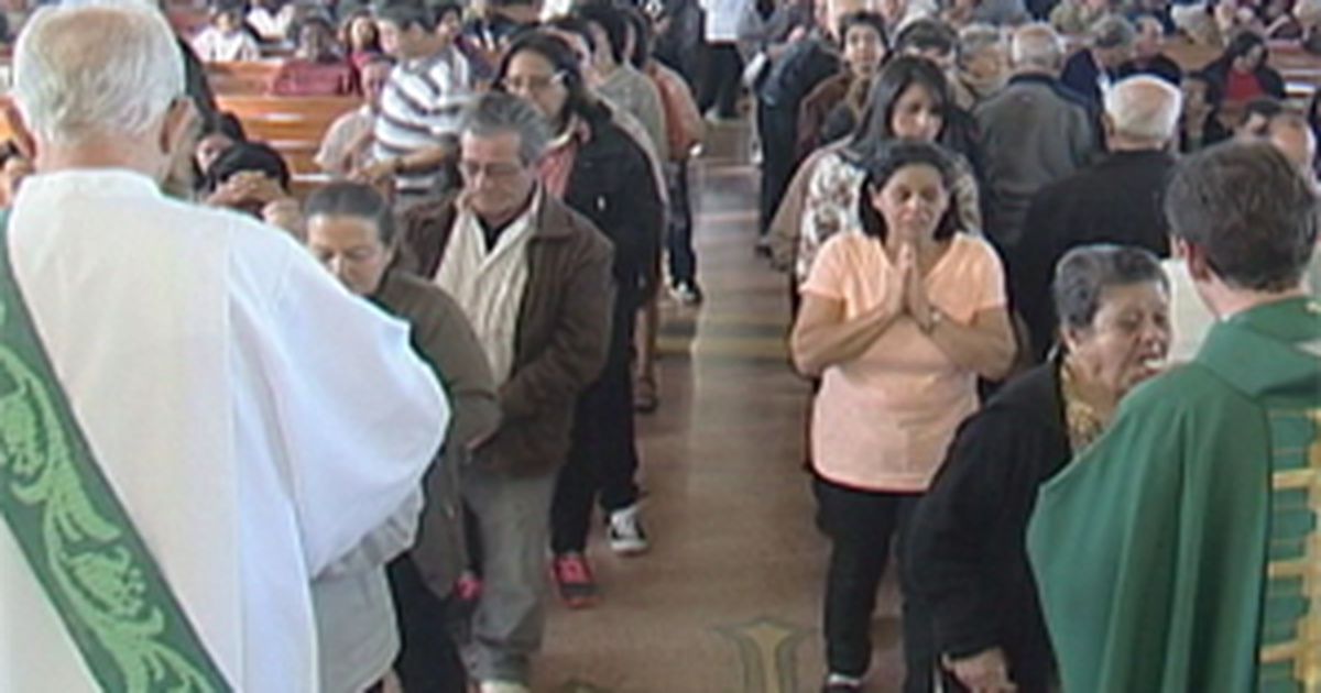 G1 - Fiéis celebram dia da Nossa Senhora da Cabeça em Perdizes, MG ...