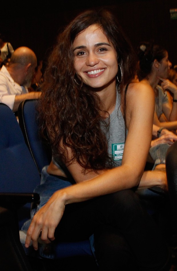 Com novo visual, Nanda Costa prestigia show de Lan Lahn - Quem | QUEM News