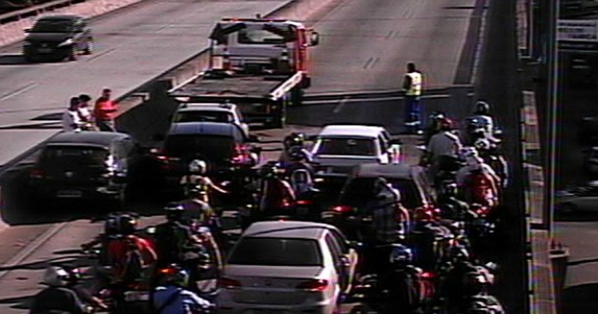 G1 - Engavetamento deixa trânsito interrompido na Terceira Ponte, no ES - notícias em Espírito Santo