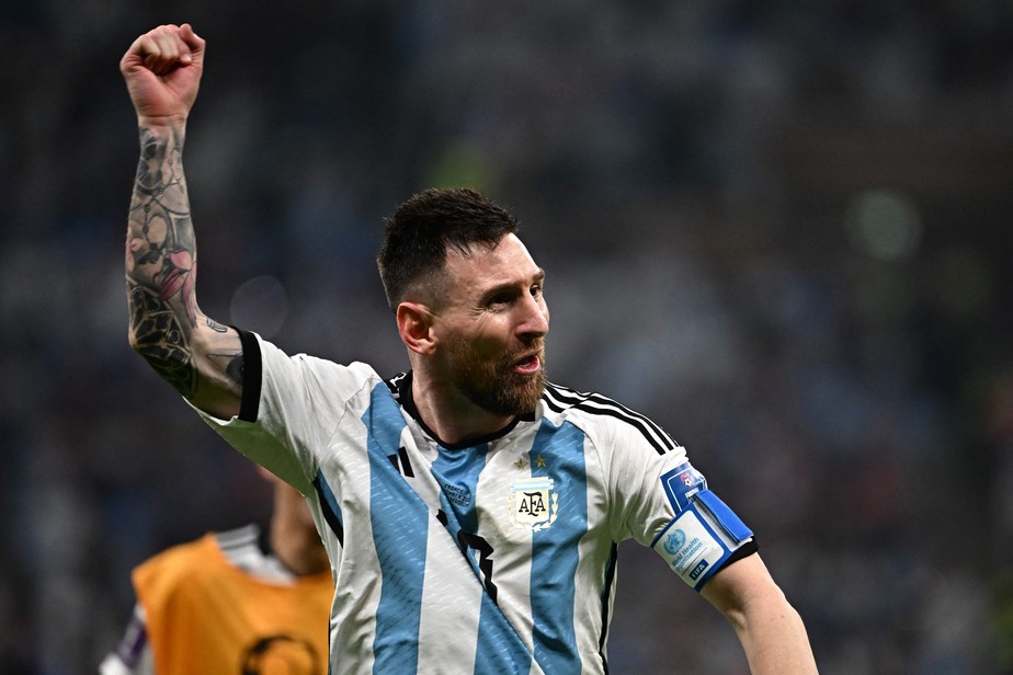 Aos 35 anos, Messi é o mais velho a ser eleito o melhor jogador de uma ...