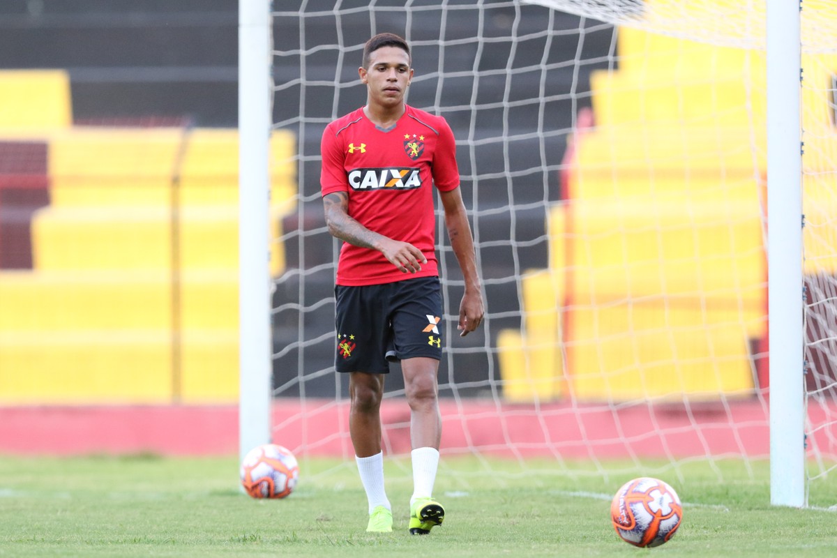 Milton Cruz se encanta com Jadsom e promete chance para jovem do Sport ...