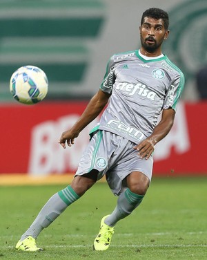 Thiago Santos vibra com estreia pelo Palmeiras: "Que venham mais vitórias"