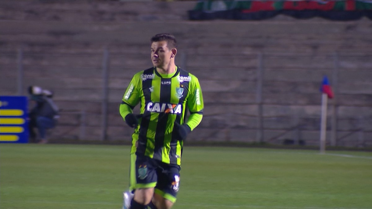 Ruy valoriza ponto conquistado fora de casa: "No final será muito ...