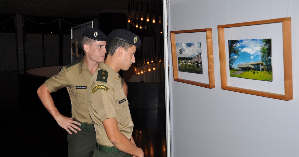 G1 - Exposição reúne trabalhos do Salão Primavera na Aman, em Resende ...