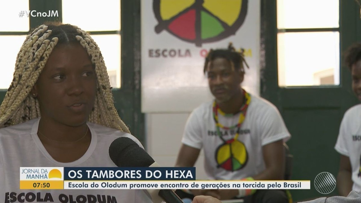 Alunos de percussão da escola do Olodum que ainda não viram Brasil ser ...