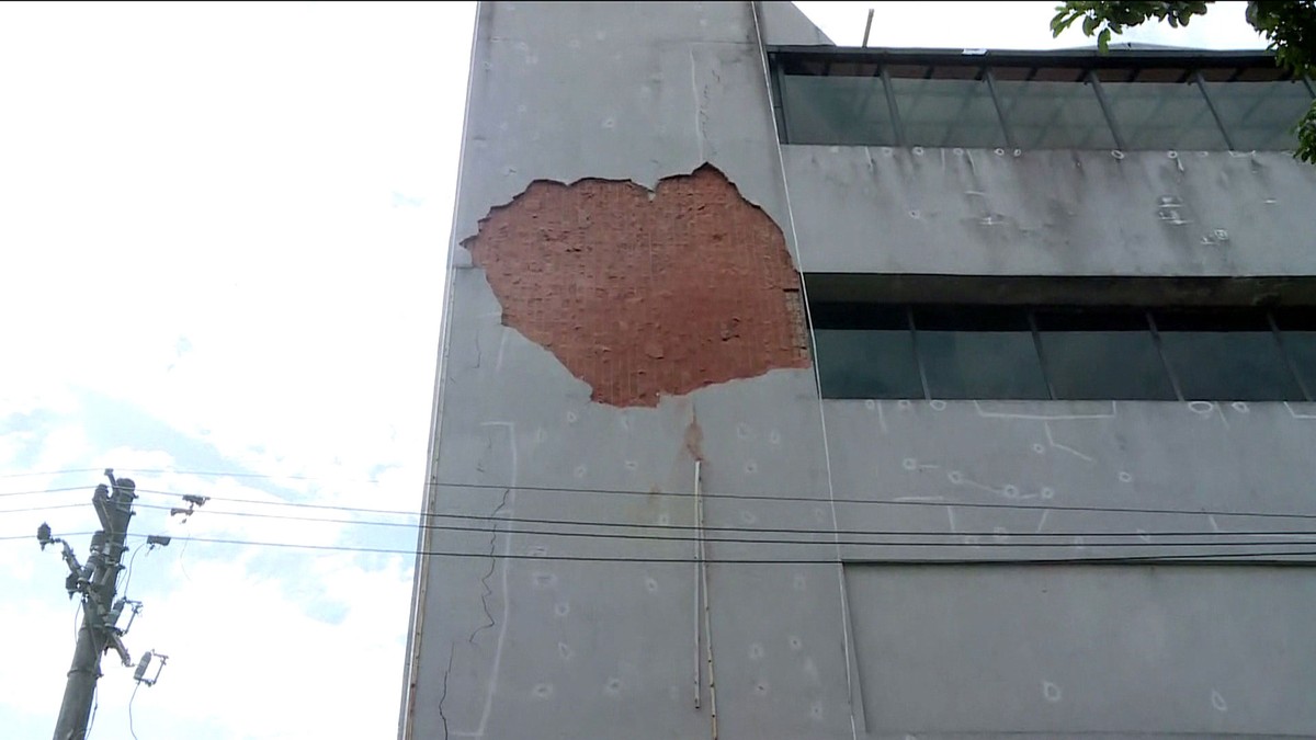 Defesa Civil interdita Teatro Sérgio Cardoso após queda de revestimento ...