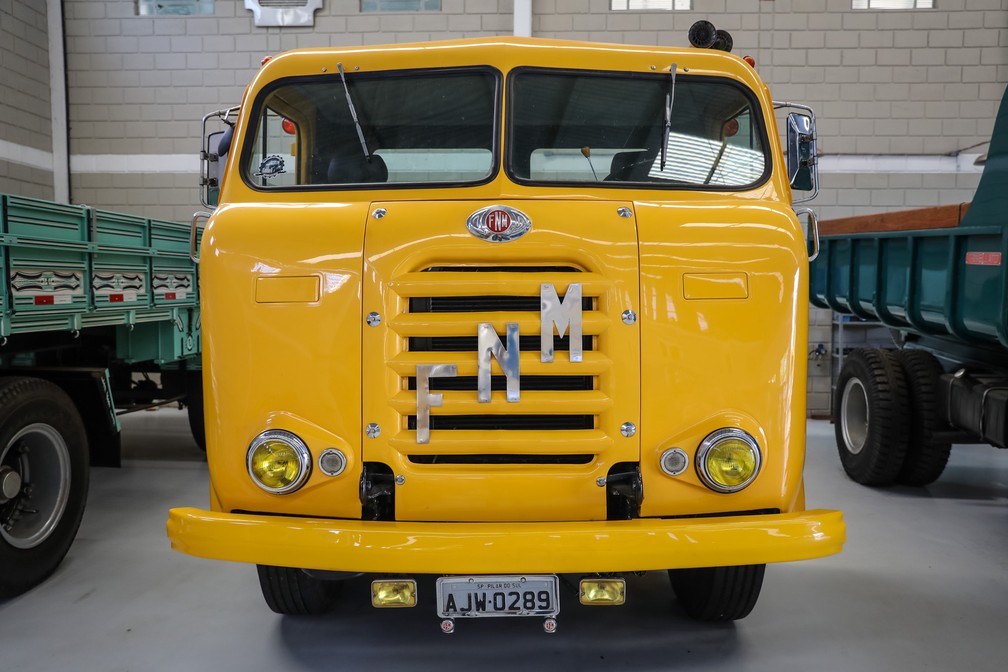 Caminhões Fenemê: colecionador mostra dezenas de FNM que restaurou no ...