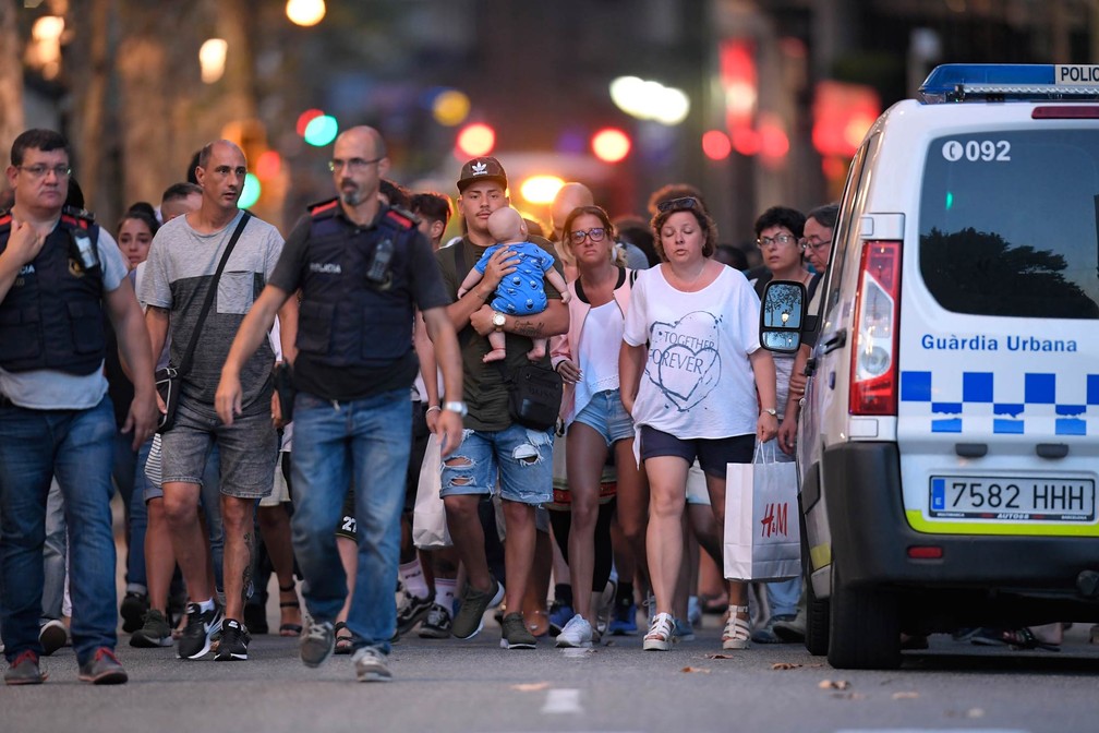 Atentado terrorista em Barcelona deixa mortos; FOTOS | Mundo | G1