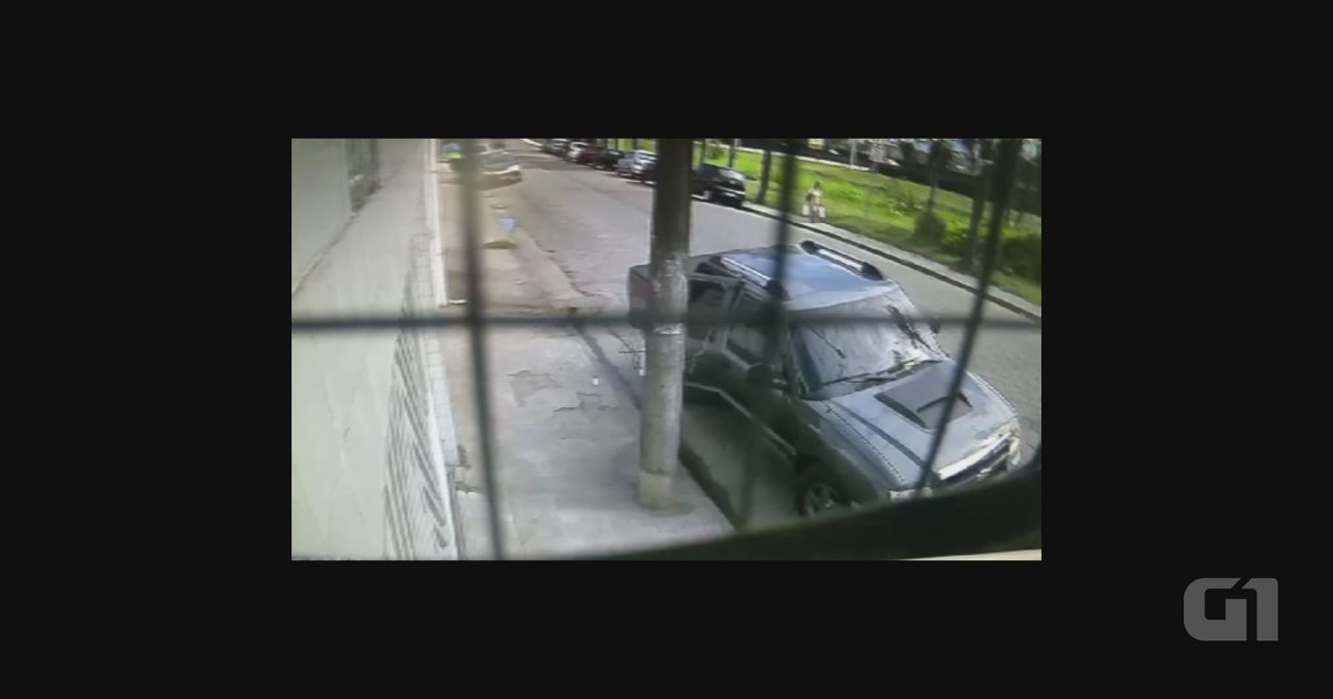 G1 - Criminosos assaltam família na porta de casa em Cubatão; assista ...