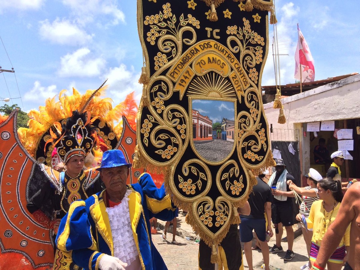 Em Olinda, multidão prestigia os 70 anos da Pitombeira dos Quatro ...