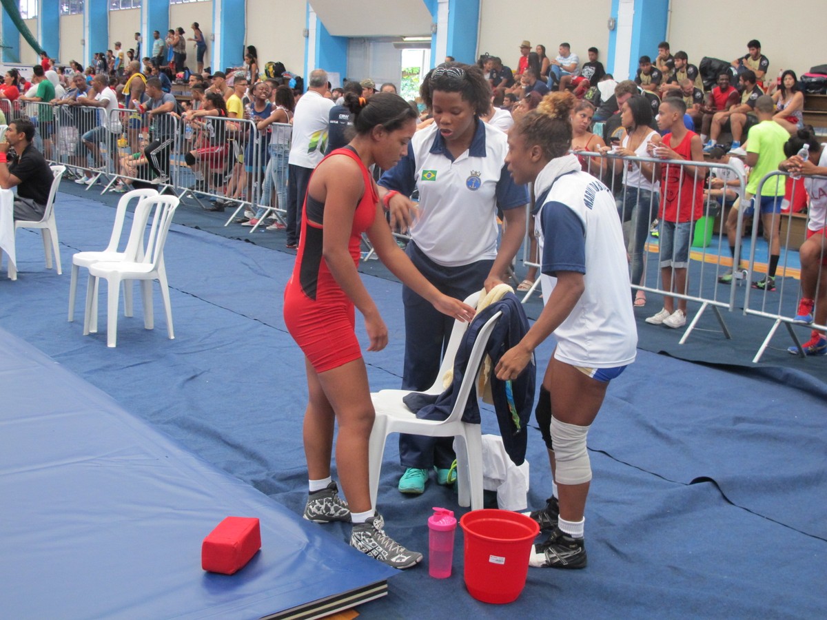 Grávida, Joice Silva vive dia de treinadora no Brasileiro: "É mais ...