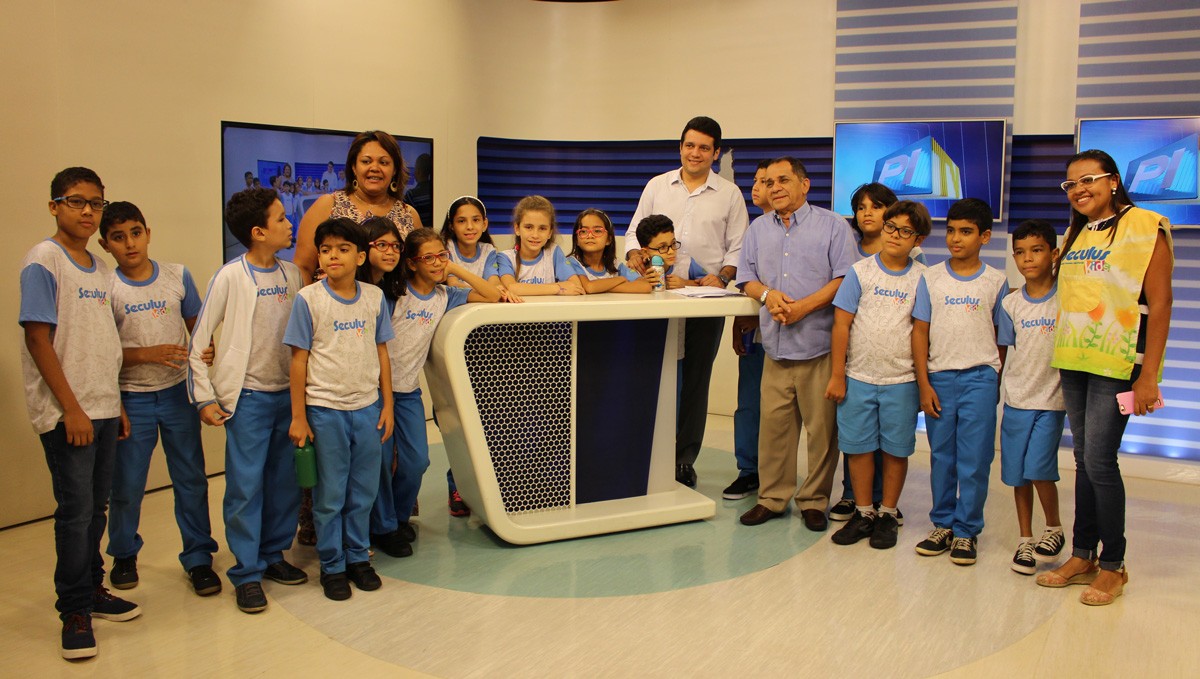 Estudantes visitam a TV Clube para aprender sobre reportagens | Rede ...